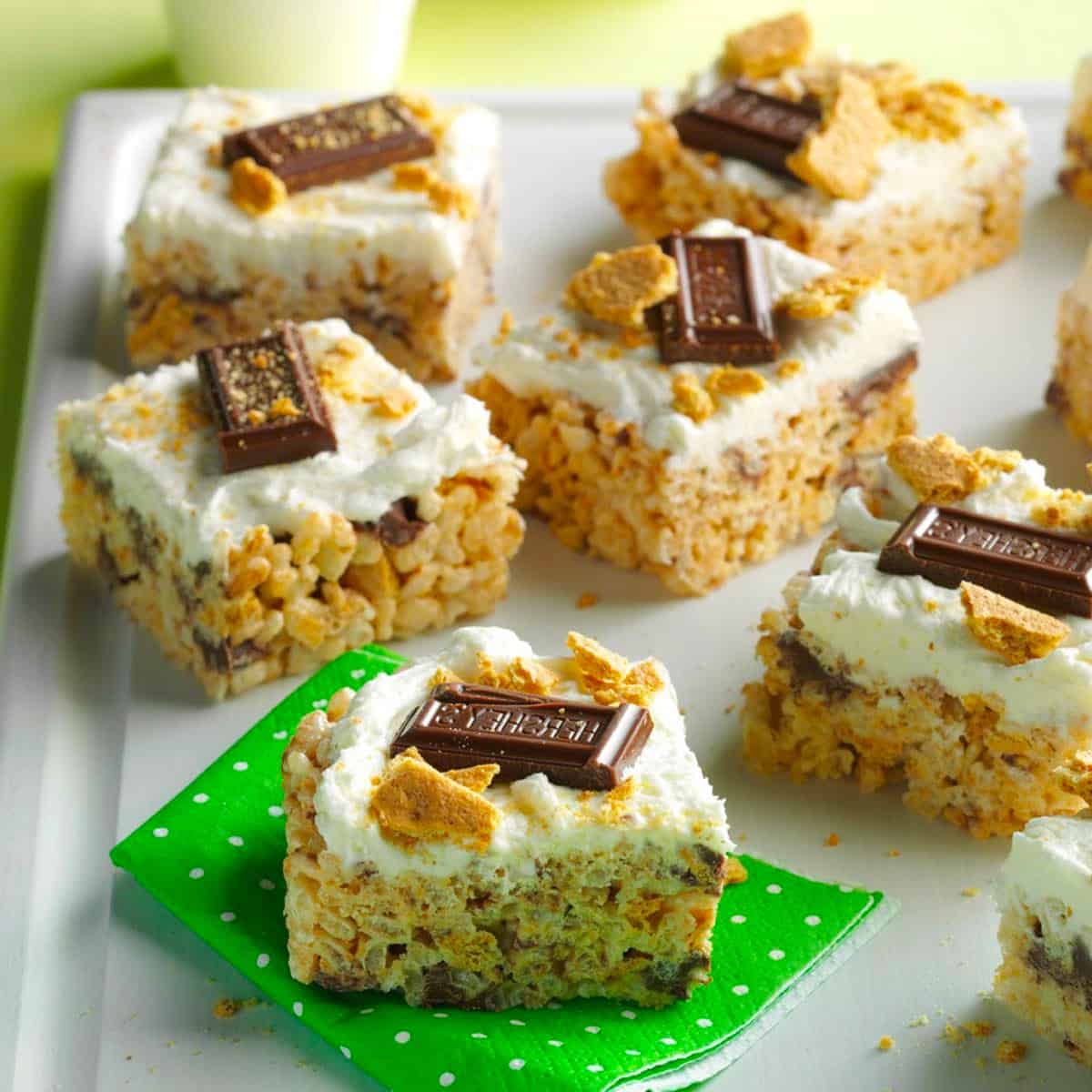 Delicious S’mores Crispy Bars - Maria's Kitchen