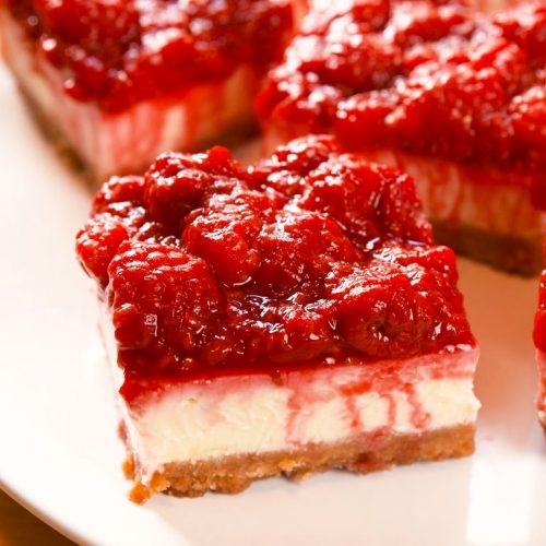 Creamy Raspberry Cheesecake Bars - Maria's Kitchen