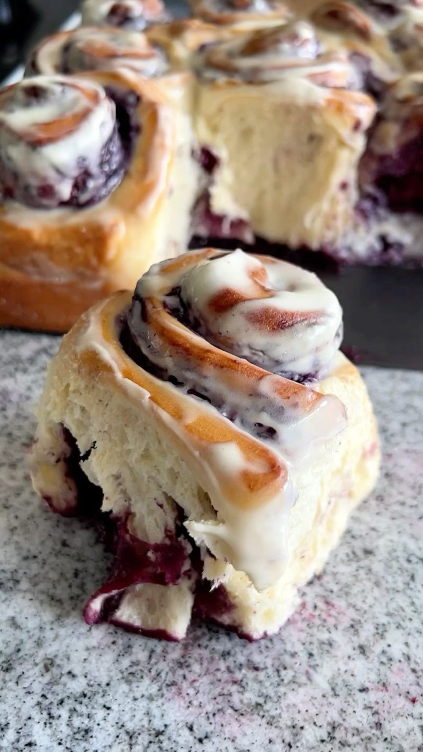 Blueberry Sweet Rolls - Maria's Kitchen