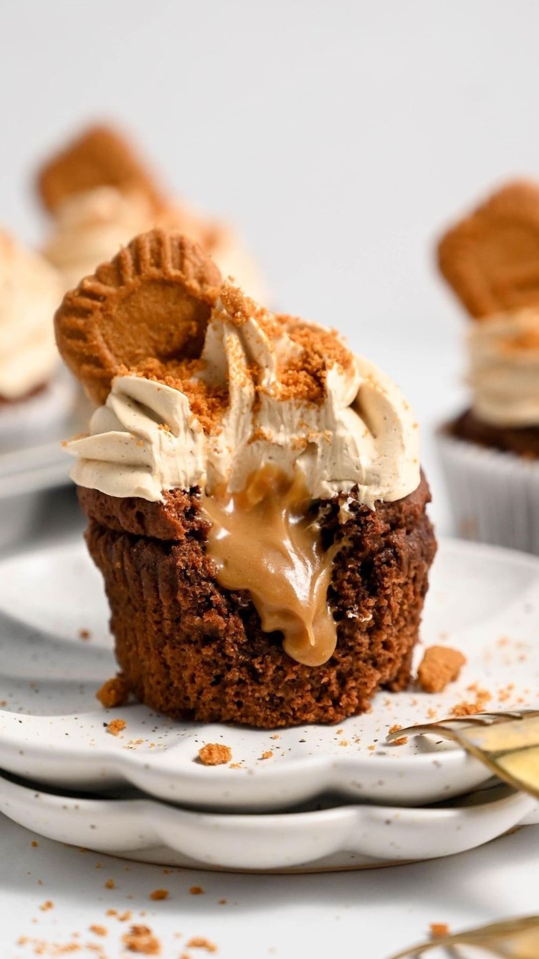 Chocolate Biscoff Cupcakes - Maria's Kitchen